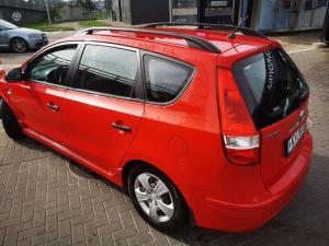 Sarkans Hyundai i20 2010 Viļņa, ar dzinēja tilpumu 1.60 L un nobraukumu 269 tūkst. km par 2350 €, foto 13 vietnē AUTOMOTO.COM.LV