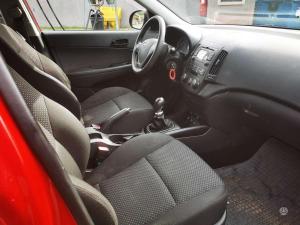 Sarkans Hyundai i20 2010 Viļņa, ar dzinēja tilpumu 1.60 L un nobraukumu 269 tūkst. km par 2350 €, foto 16 vietnē AUTOMOTO.COM.LV