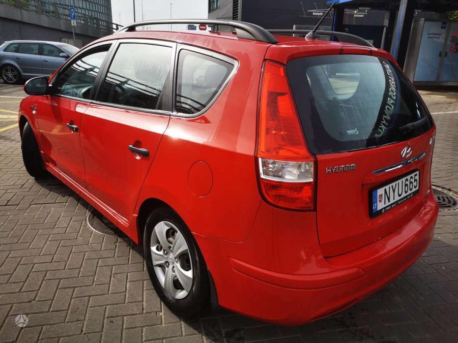 Sarkans Hyundai i20 2010 Viļņa, ar dzinēja tilpumu 1.60 L un nobraukumu 269 tūkst. km par 2350 €, foto 20 vietnē AUTOMOTO.COM.LV