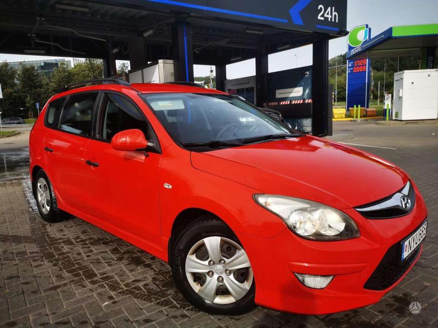 Sarkans Hyundai i20 2010 Viļņa, ar dzinēja tilpumu 1.60 L un nobraukumu 269 tūkst. km par 1991 €, foto 3 vietnē AUTOMOTO.COM.LV