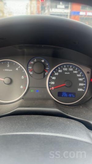 Hyundai i20 2013 in Riga, with an engine capacity of 1.10 L and mileage of 235 thousand km for 2350 €, photo  on AUTOMOTO.COM.LV