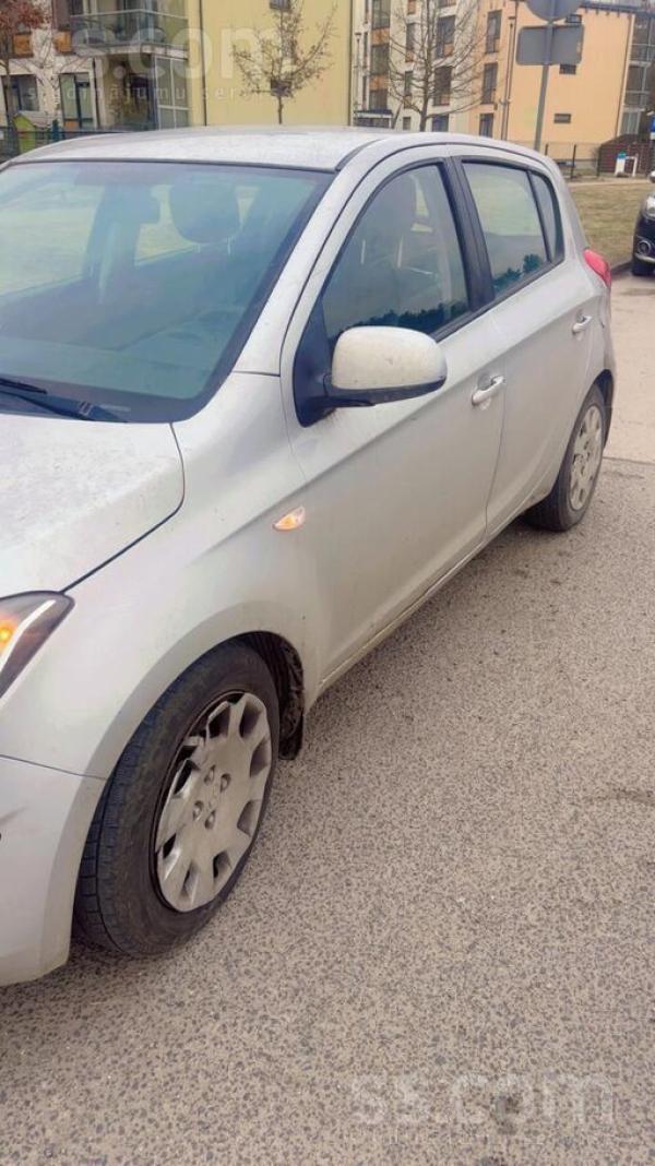 Hyundai i20 2013 Rīga, ar dzinēja tilpumu 1.10 L un nobraukumu 235 tūkst. km par 2350 €, foto 5 vietnē AUTOMOTO.COM.LV