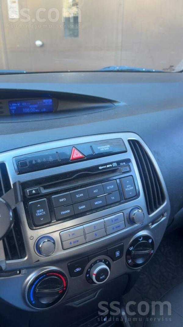 Hyundai i20 2013 Rīga, ar dzinēja tilpumu 1.10 L un nobraukumu 235 tūkst. km par 2350 €, foto 10 vietnē AUTOMOTO.COM.LV