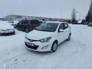 White Hyundai i20 2012 in Taurage, with an engine capacity of 1.12 L and mileage of 133 thousand km for 2600 €, photo  on AUTOMOTO.COM.LV