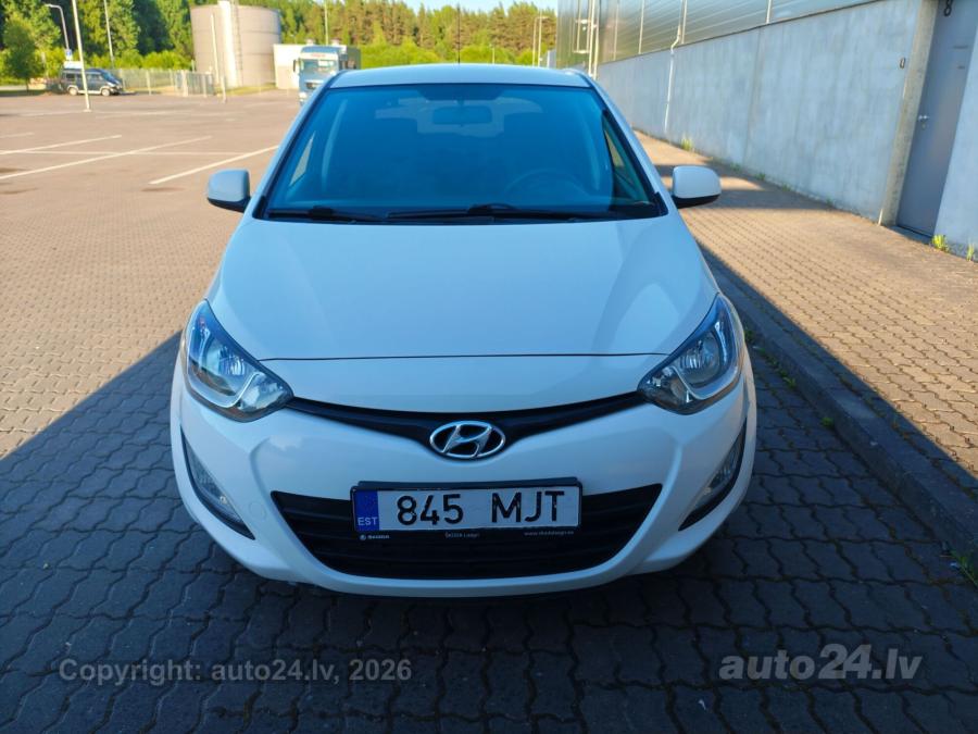 Balts Hyundai i20 2012 Pērnava, ar dzinēja tilpumu 1.20 L un nobraukumu 186 tūkst. km par 2700 €, foto 1 vietnē AUTOMOTO.COM.LV