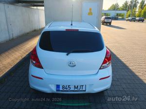 Balts Hyundai i20 2012 Pērnava, ar dzinēja tilpumu 1.20 L un nobraukumu 186 tūkst. km par 2700 €, foto 5 vietnē AUTOMOTO.COM.LV
