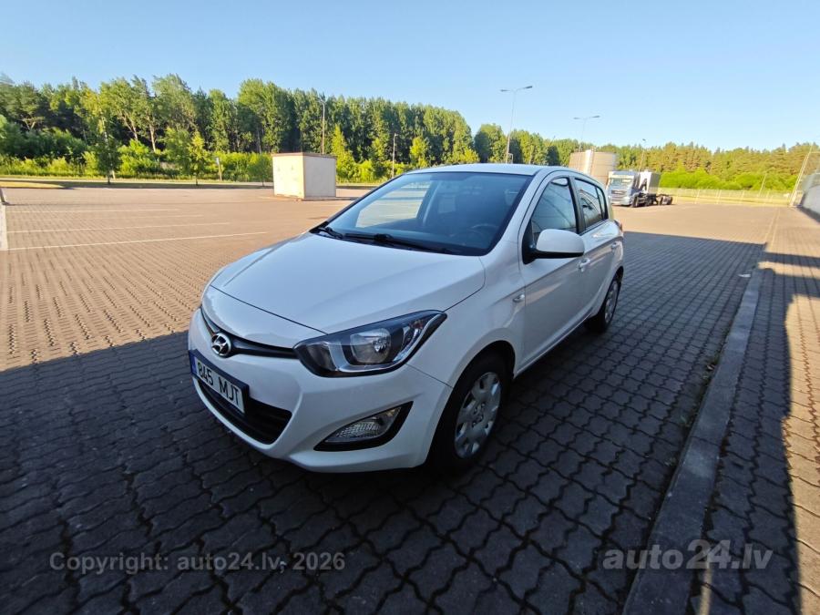 Balts Hyundai i20 2012 Pērnava, ar dzinēja tilpumu 1.20 L un nobraukumu 186 tūkst. km par 2700 €, foto 6 vietnē AUTOMOTO.COM.LV