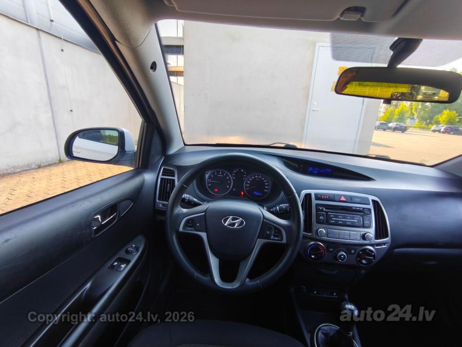 Balts Hyundai i20 2012 Pērnava, ar dzinēja tilpumu 1.20 L un nobraukumu 186 tūkst. km par 2700 €, foto 8 vietnē AUTOMOTO.COM.LV