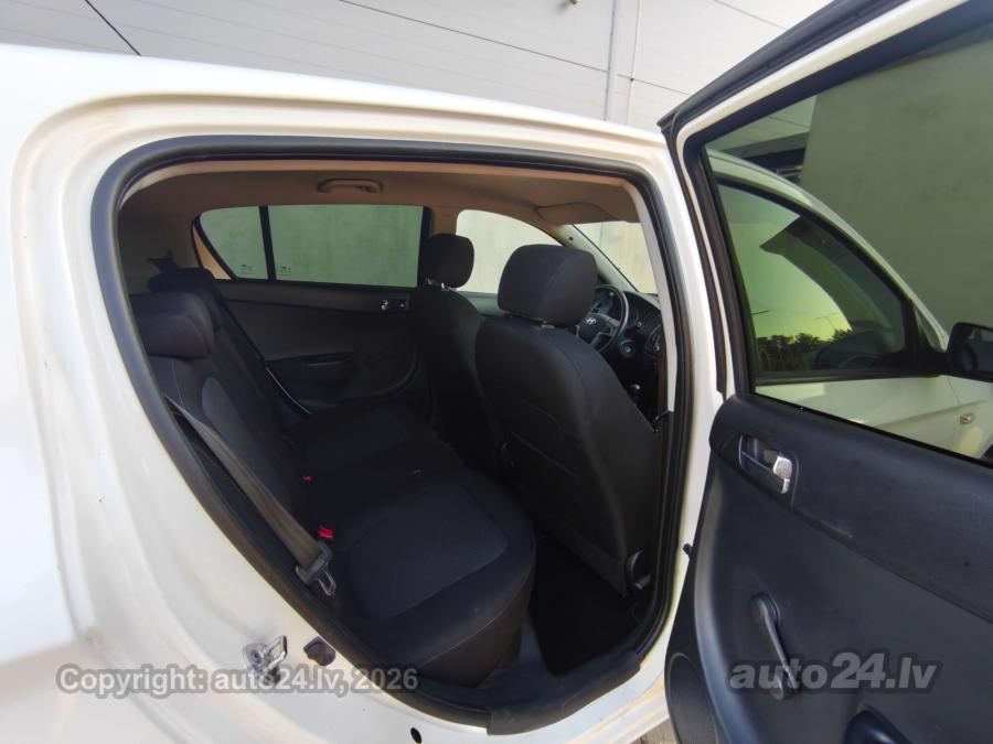 Balts Hyundai i20 2012 Pērnava, ar dzinēja tilpumu 1.20 L un nobraukumu 186 tūkst. km par 2700 €, foto 12 vietnē AUTOMOTO.COM.LV