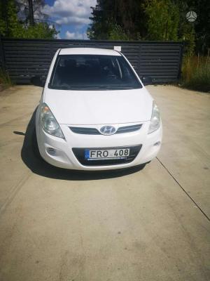 White Hyundai i20 2012 in Kaunas, with an engine capacity of 1.25 L and mileage of 151 thousand km for 1750 €, photo 3 on AUTOMOTO.COM.LV