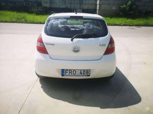 White Hyundai i20 2012 in Kaunas, with an engine capacity of 1.25 L and mileage of 151 thousand km for 1750 €, photo 7 on AUTOMOTO.COM.LV