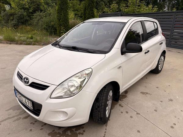 Balts Hyundai i20 2012 Kauņa, ar dzinēja tilpumu 1.25 L un nobraukumu 153 tūkst. km par 1300 €, foto 2 vietnē AUTOMOTO.COM.LV