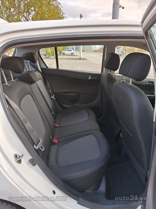 Balts Hyundai i20 2013 Tartu, ar dzinēja tilpumu 1.30 L un nobraukumu 188 tūkst. km par 2700 €, foto 11 vietnē AUTOMOTO.COM.LV