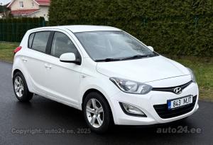 White Hyundai i20 2013 in Tallinn, with an engine capacity of 1.20 L and mileage of 179 thousand km for 2750 €, photo 2 on AUTOMOTO.COM.LV