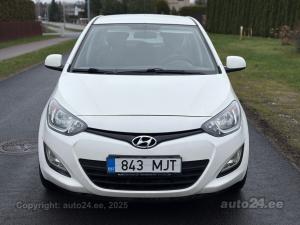 White Hyundai i20 2013 in Tallinn, with an engine capacity of 1.20 L and mileage of 179 thousand km for 2750 €, photo 3 on AUTOMOTO.COM.LV
