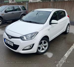 White Hyundai i20 2013 in Tallinn, with an engine capacity of 1.20 L and mileage of 189 thousand km for 3250 €, photo  on AUTOMOTO.COM.LV