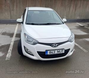 White Hyundai i20 2013 in Tallinn, with an engine capacity of 1.20 L and mileage of 189 thousand km for 3250 €, photo 7 on AUTOMOTO.COM.LV