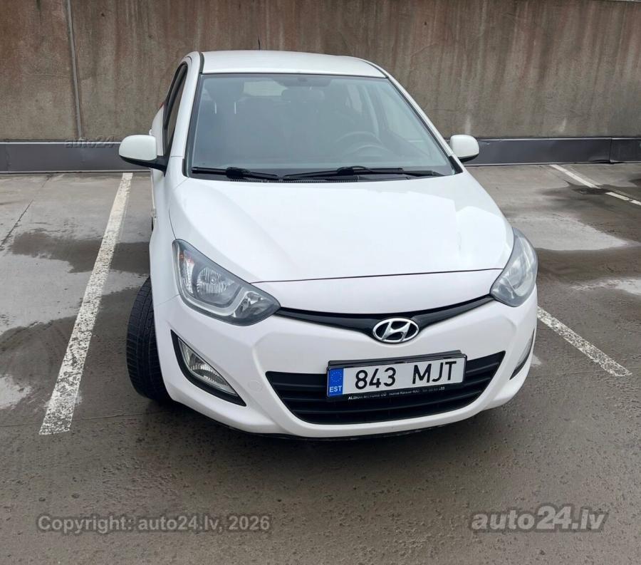 White Hyundai i20 2013 in Tallinn, with an engine capacity of 1.20 L and mileage of 189 thousand km for 3250 €, photo 7 on AUTOMOTO.COM.LV