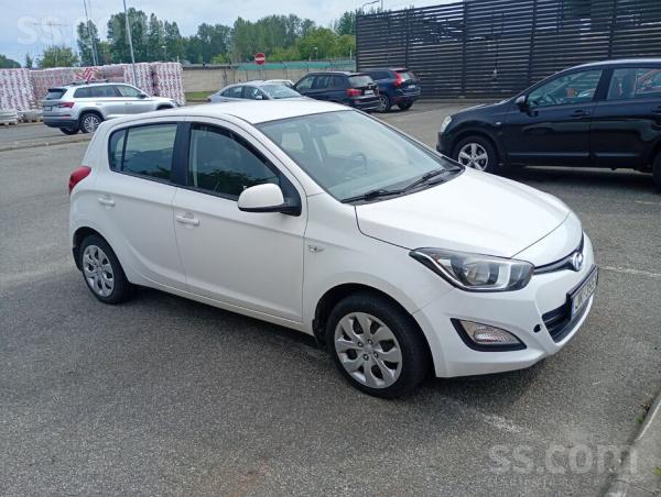 Balts Hyundai i20 2013 Rīga, ar dzinēja tilpumu 1.10 L un nobraukumu 227 tūkst. km par 2350 €, foto 1 vietnē AUTOMOTO.COM.LV