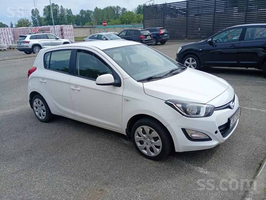 Balts Hyundai i20 2013 Rīga, ar dzinēja tilpumu 1.10 L un nobraukumu 227 tūkst. km par 2350 €, foto 1 vietnē AUTOMOTO.COM.LV
