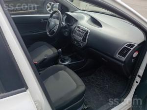 Balts Hyundai i20 2013 Rīga, ar dzinēja tilpumu 1.10 L un nobraukumu 227 tūkst. km par 2350 €, foto 5 vietnē AUTOMOTO.COM.LV