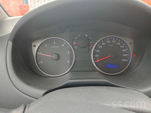 Balts Hyundai i20 2013 Rīga, ar dzinēja tilpumu 1.10 L un nobraukumu 227 tūkst. km par 2350 €, foto 5 vietnē AUTOMOTO.COM.LV