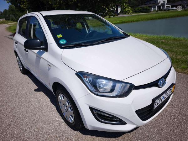White Hyundai i20 2013 in Druskininkai, with an engine capacity of 1.30 L and mileage of 199 thousand km for 3200 €, photo 10 on AUTOMOTO.COM.LV