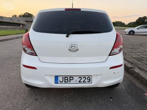 Balts Hyundai i20 2013 Kauņa, ar dzinēja tilpumu 1.40 L un nobraukumu 206 tūkst. km par 3000 €, foto 6 vietnē AUTOMOTO.COM.LV