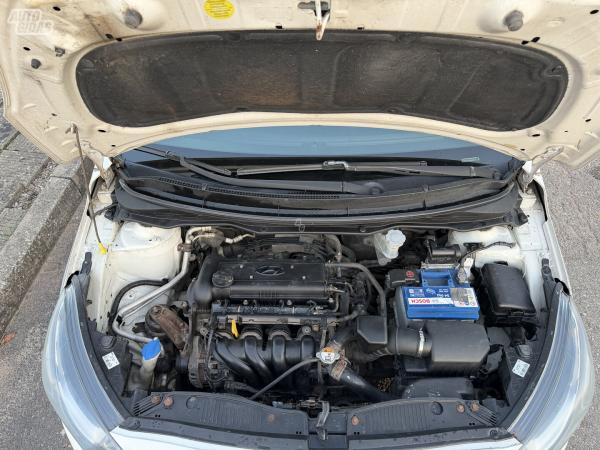 White Hyundai i20 2013 in Kaunas, with an engine capacity of 1.40 L and mileage of 206 thousand km for 3000 €, photo 9 on AUTOMOTO.COM.LV