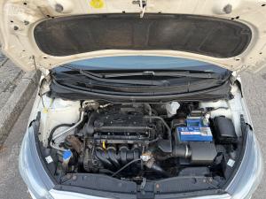 Balts Hyundai i20 2013 Kauņa, ar dzinēja tilpumu 1.40 L un nobraukumu 206 tūkst. km par 3000 €, foto 10 vietnē AUTOMOTO.COM.LV