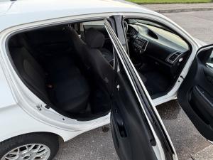 Balts Hyundai i20 2013 Kauņa, ar dzinēja tilpumu 1.40 L un nobraukumu 206 tūkst. km par 3000 €, foto 13 vietnē AUTOMOTO.COM.LV