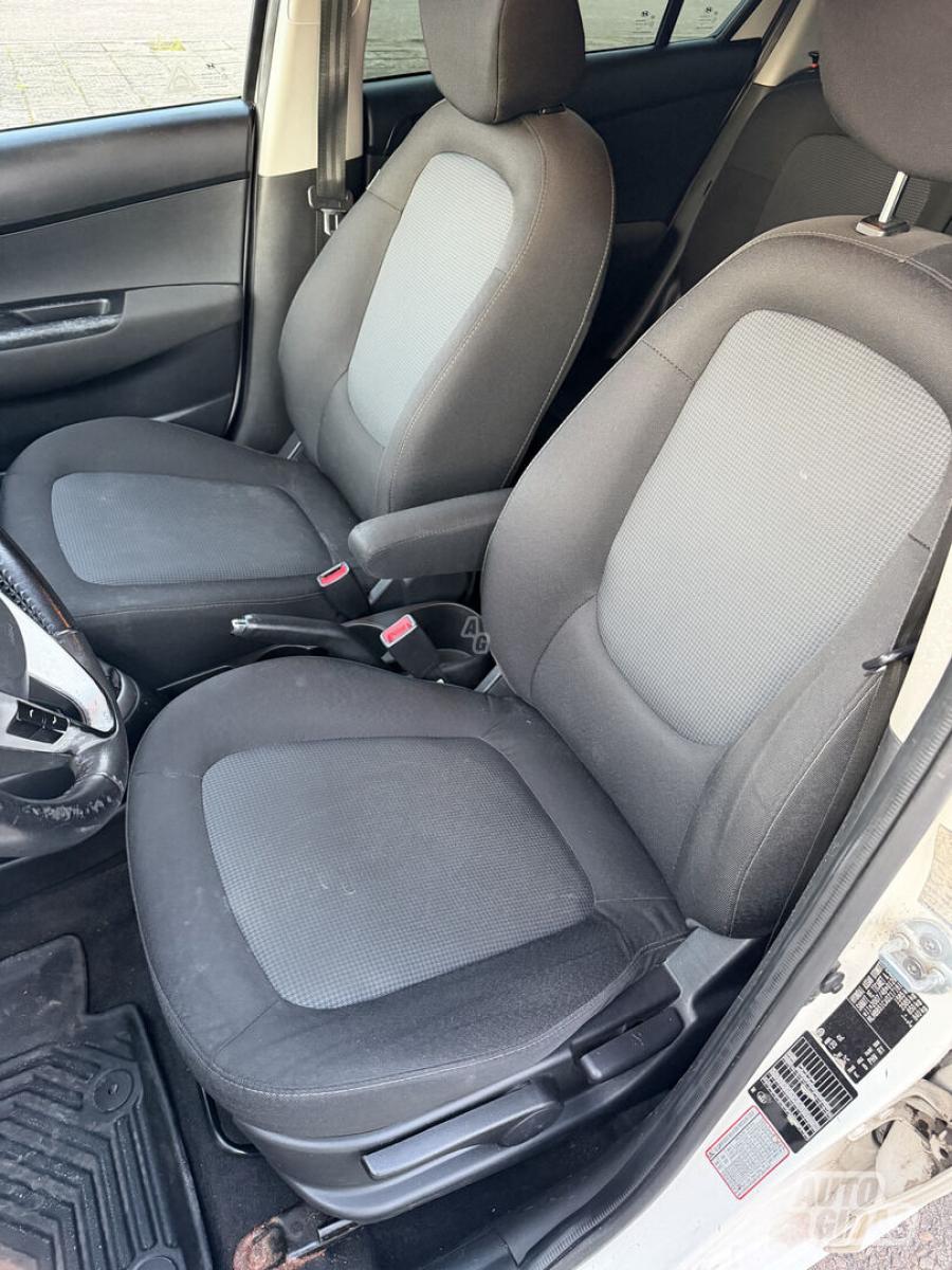 Balts Hyundai i20 2013 Kauņa, ar dzinēja tilpumu 1.40 L un nobraukumu 206 tūkst. km par 3000 €, foto 15 vietnē AUTOMOTO.COM.LV