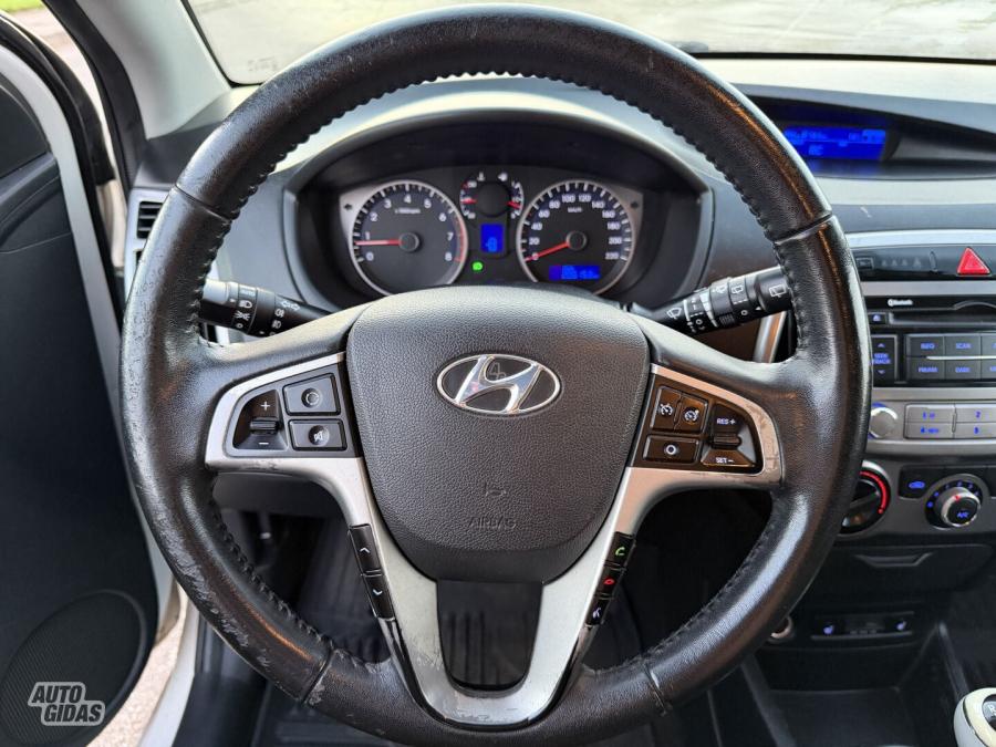 Balts Hyundai i20 2013 Kauņa, ar dzinēja tilpumu 1.40 L un nobraukumu 206 tūkst. km par 3000 €, foto 17 vietnē AUTOMOTO.COM.LV