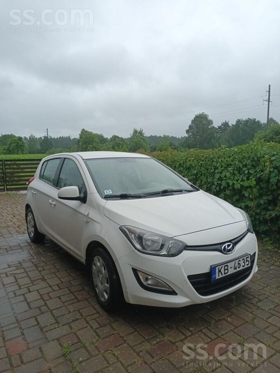 Balts Hyundai i20 2013 Rīga, ar dzinēja tilpumu 1.20 L un nobraukumu 216 tūkst. km par 2500 €, foto 1 vietnē AUTOMOTO.COM.LV