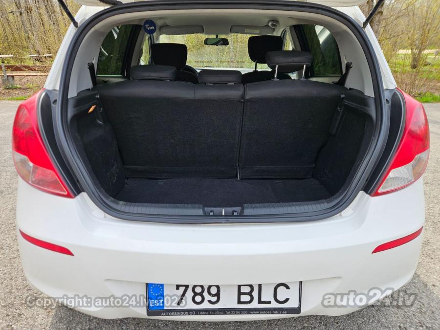 Balts Hyundai i20 2014 Tallina, ar dzinēja tilpumu 1.20 L un nobraukumu 125 tūkst. km par 3900 €, foto 6 vietnē AUTOMOTO.COM.LV