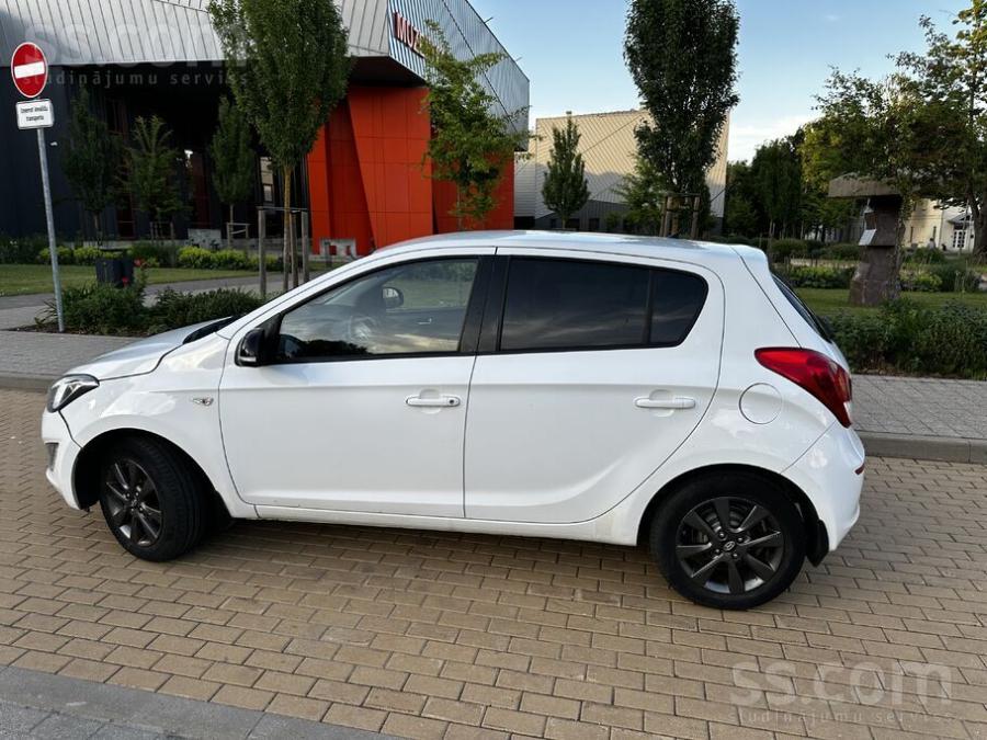 Balts Hyundai i20 2014 Rīga, ar dzinēja tilpumu 1.20 L un nobraukumu 0 tūkst. km par 2700 €, foto 3 vietnē AUTOMOTO.COM.LV