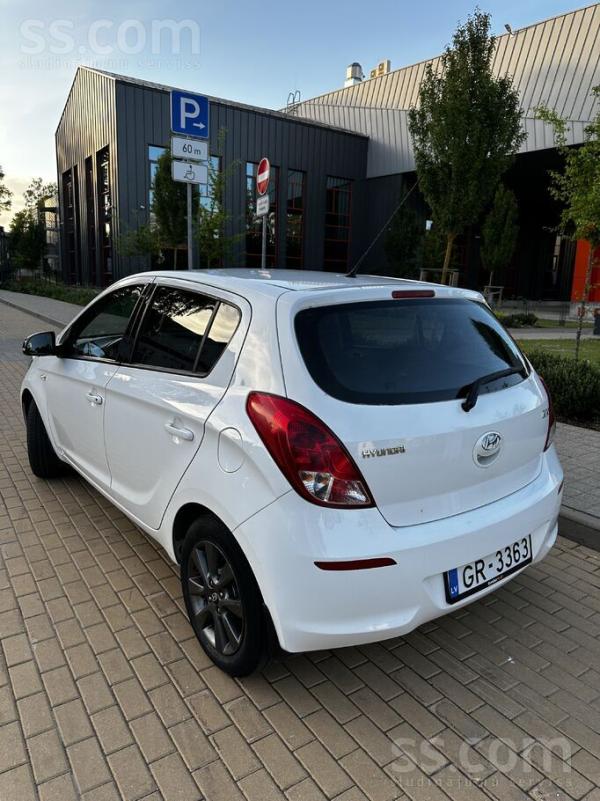 Balts Hyundai i20 2014 Rīga, ar dzinēja tilpumu 1.20 L un nobraukumu 0 tūkst. km par 2700 €, foto 3 vietnē AUTOMOTO.COM.LV