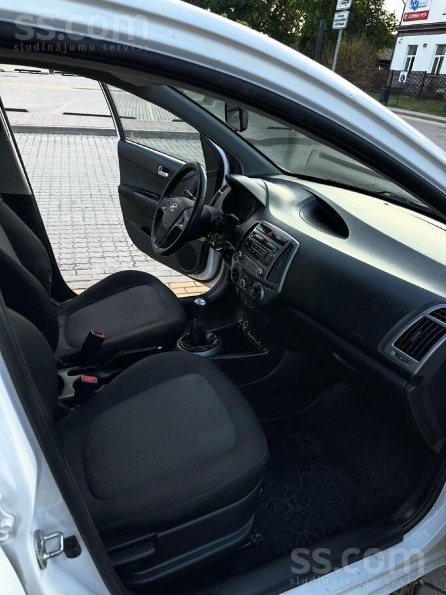 Balts Hyundai i20 2014 Rīga, ar dzinēja tilpumu 1.20 L un nobraukumu 0 tūkst. km par 2700 €, foto 11 vietnē AUTOMOTO.COM.LV