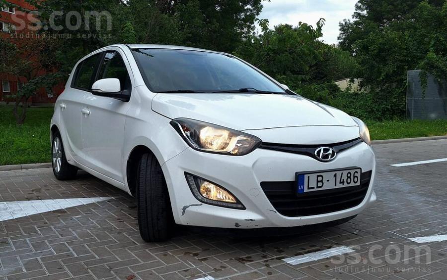 Белый Хендай и20 2014 в Рига, объемом двигателя 1.10 л и пробегом 196 тыс. км за 2690 €, фото 7 на AUTOMOTO.COM.LV