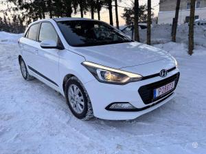 White Hyundai i20 2016 in Gargzdai, with an engine capacity of 1.00 L and mileage of 112 thousand km for 6999 €, photo 2 on AUTOMOTO.COM.LV