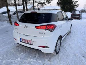 White Hyundai i20 2016 in Gargzdai, with an engine capacity of 1.00 L and mileage of 112 thousand km for 6999 €, photo 5 on AUTOMOTO.COM.LV