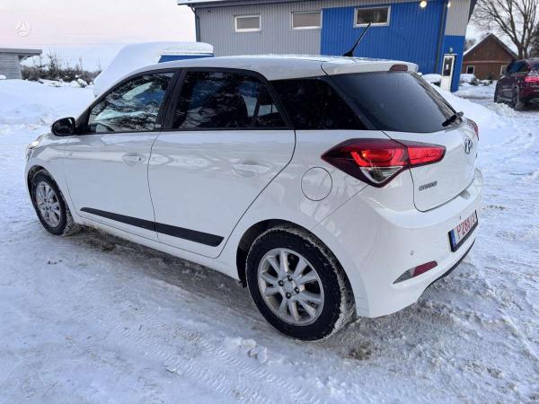 Balts Hyundai i20 2016 Gargždai, ar dzinēja tilpumu 1.00 L un nobraukumu 112 tūkst. km par 6999 €, foto 7 vietnē AUTOMOTO.COM.LV