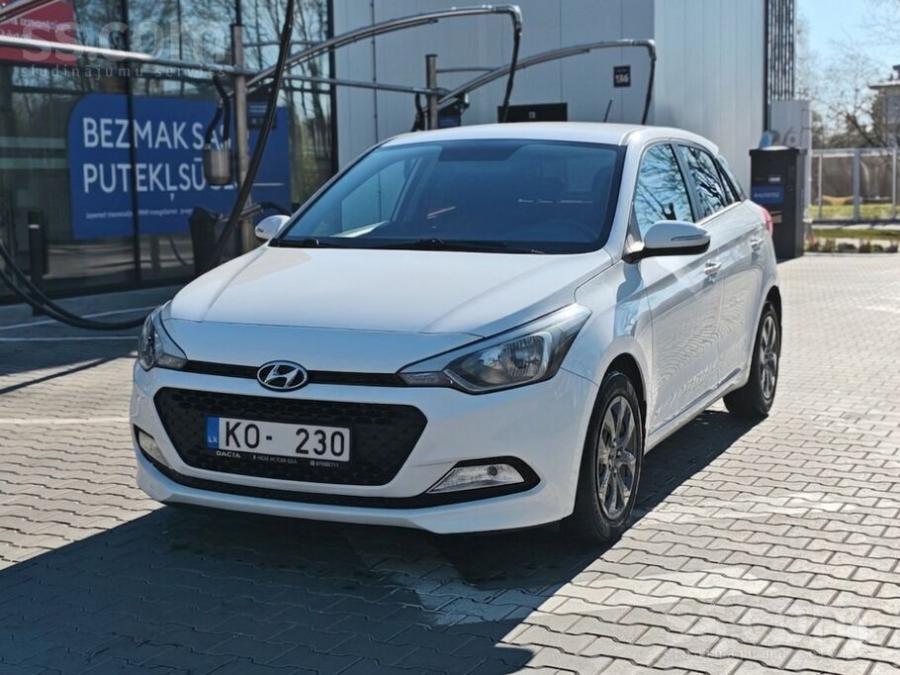 Белый Хендай и20 2016 в Рига, объемом двигателя 1.10 л и пробегом 182 тыс. км за 4200 €, фото 4 на AUTOMOTO.COM.LV