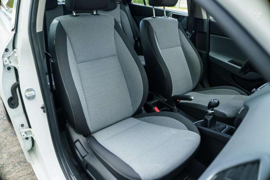 Белый Хендай и20 2016 в Вильнюс, объемом двигателя 1.25 л и пробегом 51 тыс. км за 6300 €, фото 20 на AUTOMOTO.COM.LV