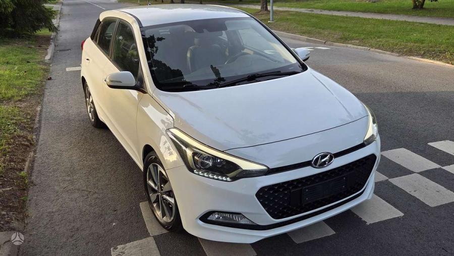 Balts Hyundai i20 2016 Panevēža, ar dzinēja tilpumu 1.25 L un nobraukumu 260 tūkst. km par 4950 €, foto 1 vietnē AUTOMOTO.COM.LV
