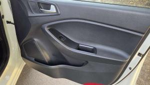 Balts Hyundai i20 2016 Panevēža, ar dzinēja tilpumu 1.25 L un nobraukumu 260 tūkst. km par 4950 €, foto 19 vietnē AUTOMOTO.COM.LV