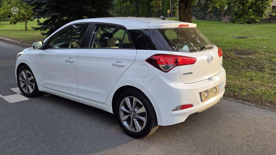 Balts Hyundai i20 2016 Panevēža, ar dzinēja tilpumu 1.25 L un nobraukumu 260 tūkst. km par 4950 €, foto 37 vietnē AUTOMOTO.COM.LV