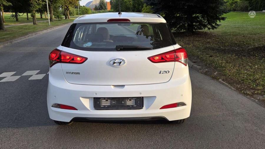 Balts Hyundai i20 2016 Panevēža, ar dzinēja tilpumu 1.25 L un nobraukumu 260 tūkst. km par 4950 €, foto 39 vietnē AUTOMOTO.COM.LV