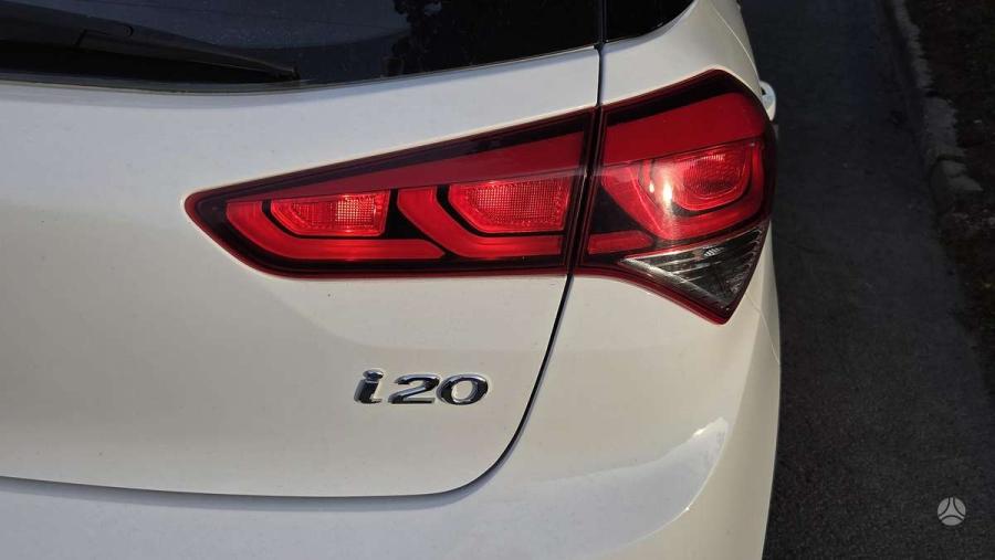 Balts Hyundai i20 2016 Panevēža, ar dzinēja tilpumu 1.25 L un nobraukumu 260 tūkst. km par 4699 €, foto 5 vietnē AUTOMOTO.COM.LV
