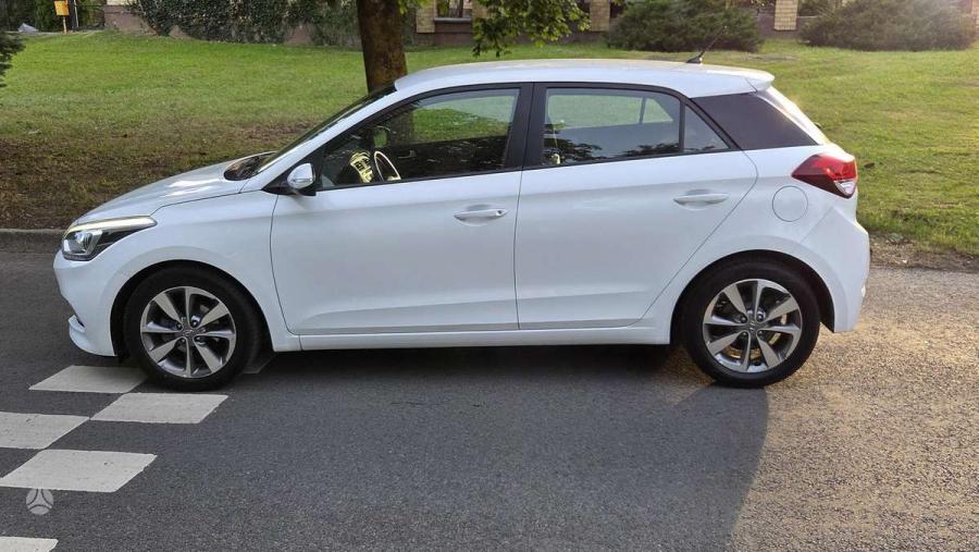 Balts Hyundai i20 2016 Panevēža, ar dzinēja tilpumu 1.25 L un nobraukumu 260 tūkst. km par 4699 €, foto 12 vietnē AUTOMOTO.COM.LV